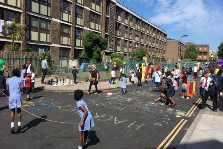 What Are School Streets? - 8 80 Cities